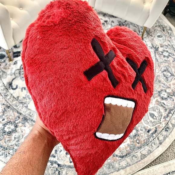 Lovehurts | Accents | Heart Xo Plush Pillow | Poshmark